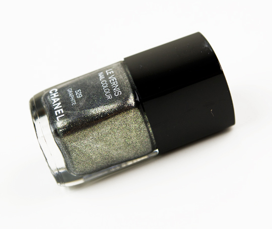 Chanel Graphite Le Vernis Nail Colour Review & Swatches