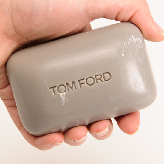 Tom Ford Beauty Oud Wood Bar Soap • Body Review & Swatches