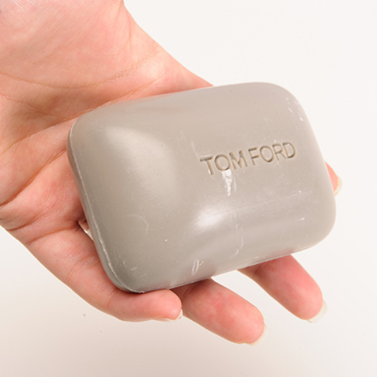 Tom Ford Beauty Oud Wood Bar Soap • Body Review & Swatches