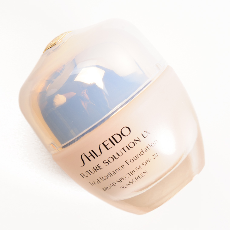 Shiseido O00 Future Solution LX SPF 20 Review & Swatches