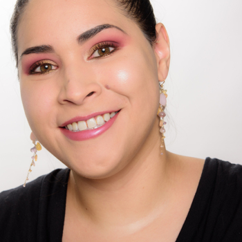 Makeup Geek Moon Phase Highlighter Review, Photos, Swatches