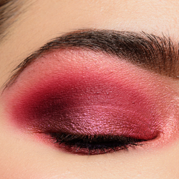 Huda Beauty Ruby Obsessions Eyeshadow Palette Review & Swatches