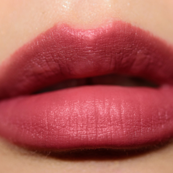 MAC Kinda Soar-ta Powder Kiss Lipstick Review & Swatches