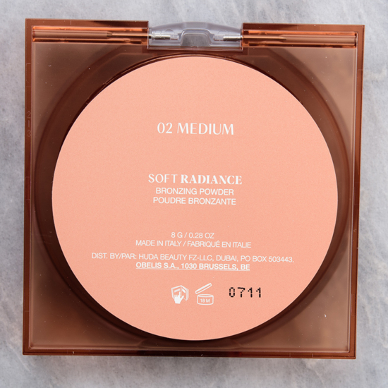 Huda Beauty Medium GloWish Bronzer Review & Swatches