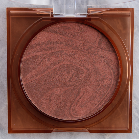 Huda Beauty Rich GloWish Soft Radiance Bronzing Powder Review & Swatches