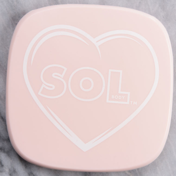 Sol Body Pretty Peach Shimmering Body Powder Review & Swatches