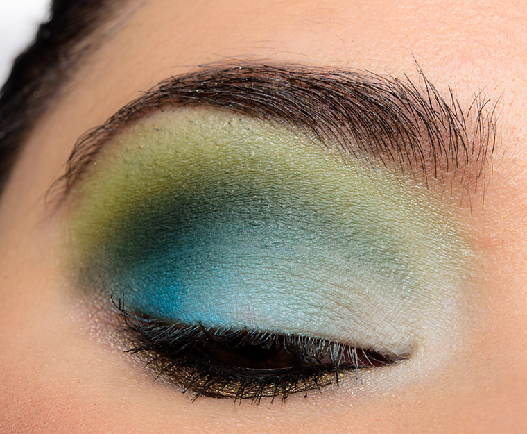 A Bright Aqua & Green Eye with MAC Lo-Fi Palette | Temptalia